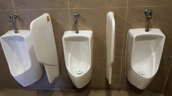 Tiểu nam INAX U 431VR treo tường thiết kế vành rim | by Showroom Nhà ...