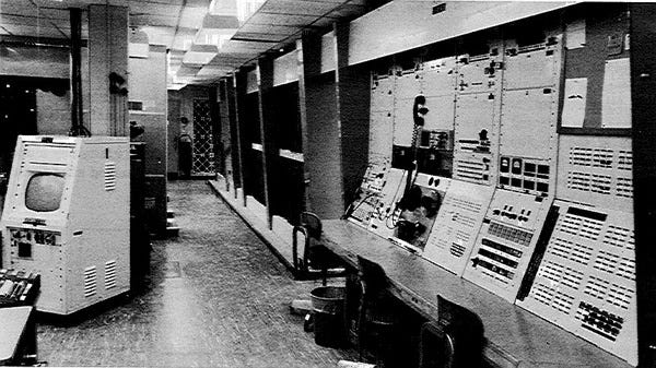 Internet pertama kali muncul pada tahun 1969 dengan bentuk sebuah ...