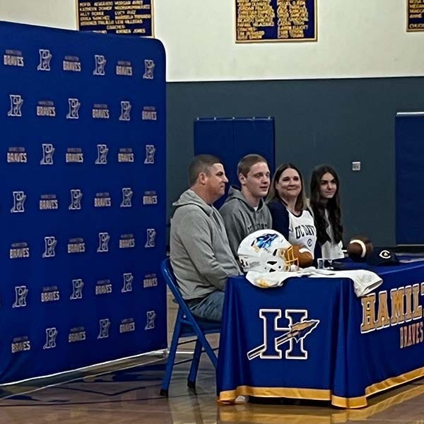 Hamilton City High School football star commits to play for UC Davis ...