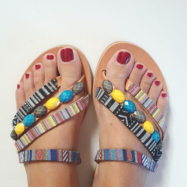 Meet the new Greek craftswomen. To make their living during the crisis ...