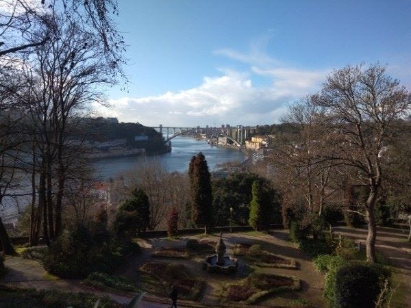 A profunda beleza. Porto é antónimo de leviandade. Quem… | by Isabel ...