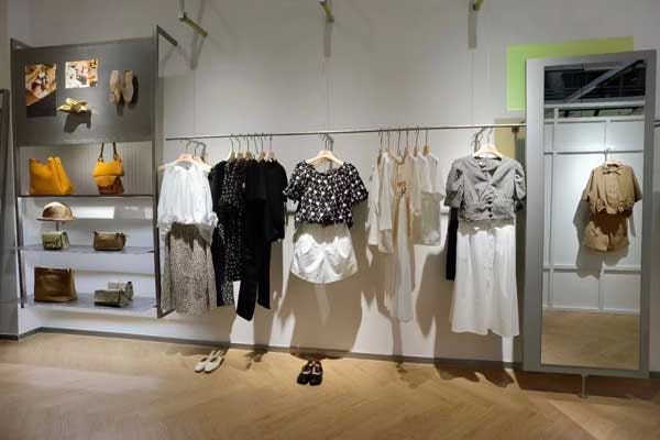 Bags Display Stand. Customized bag display shelf for all… | by leadshow ...