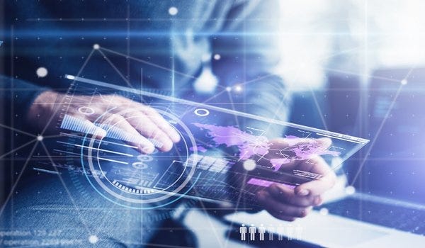 THE ROLE OF TECHNOLOGY IN BUSINESS | by CreativeHub | Medium