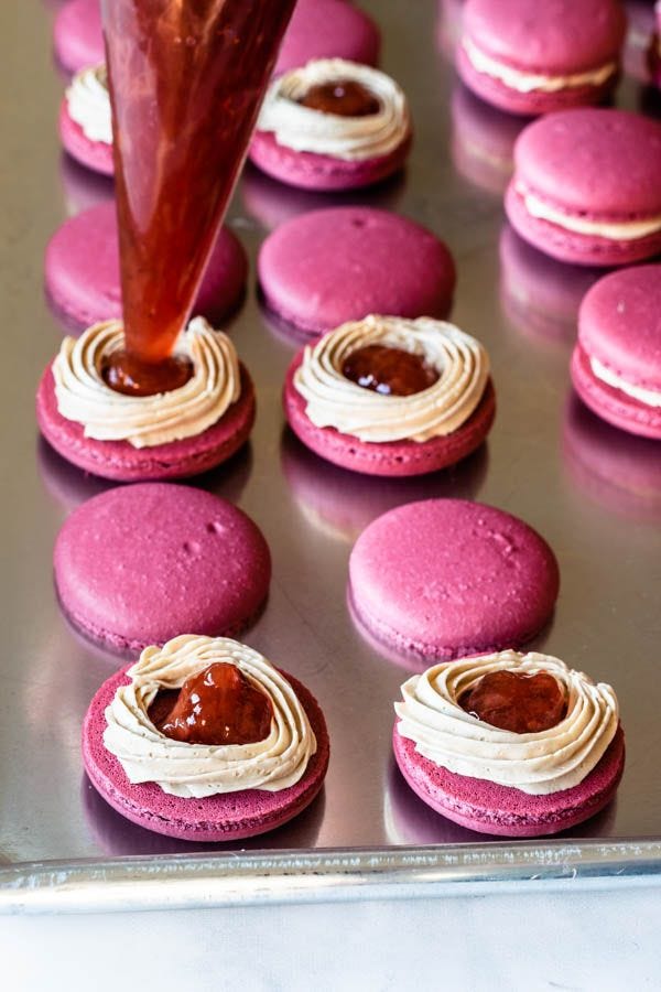 MACARONS TERENAK DIBANDUNG DENGAN SELAI YANG LEMBUT DAN CREAMY DI ...