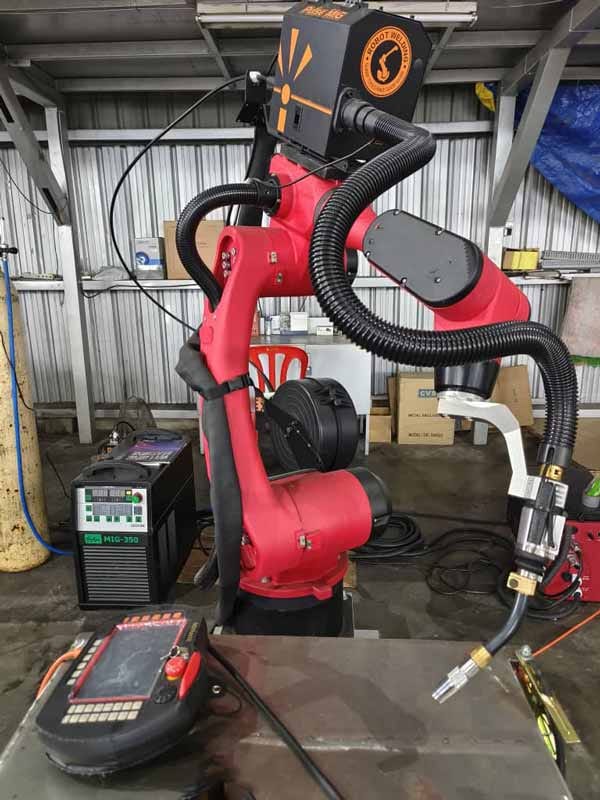 Welding Robot. The welding industry is undergoing a… | by Jostin Lum ...