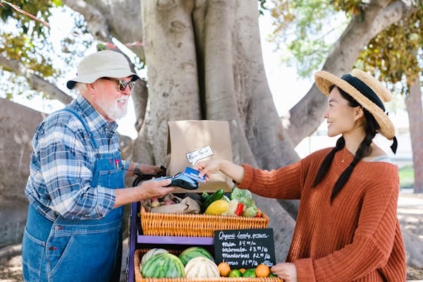 Supporting Local: UAE Manufacturers Leading the Way in Non-Woven Bag ...