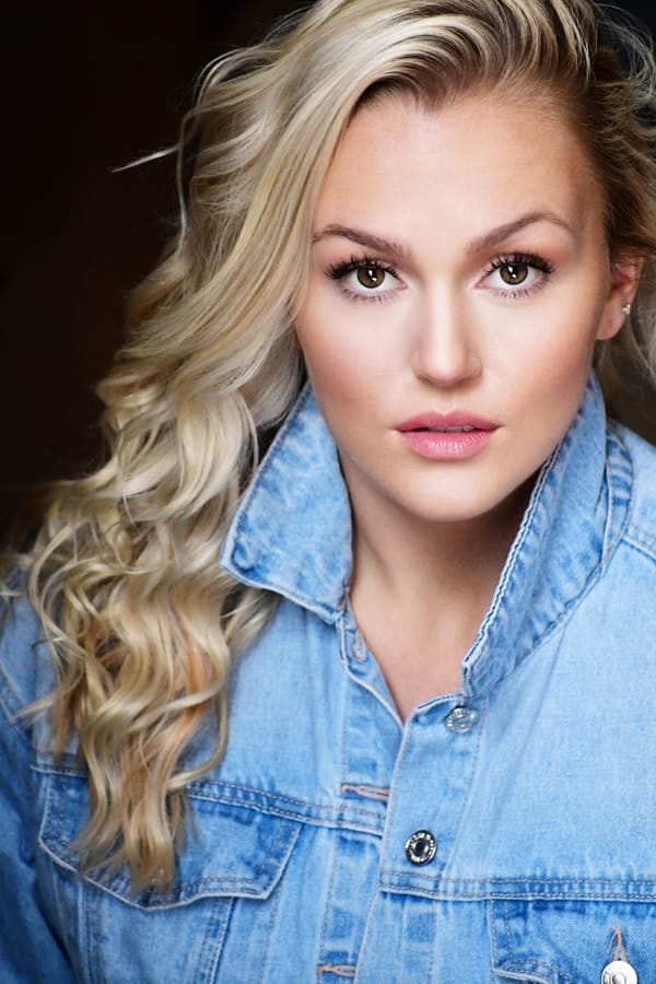 5 Must-Have Tips Before Going in For A New Headshot - Dorothy Shi - Medium