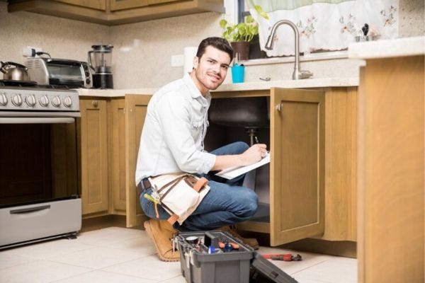 How Do Emergency Plumbing Services Work? - Holt Plumbing - Medium