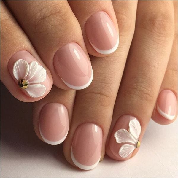 Minimalist Magic: Nail Art Ideas That Make a Statement with Simplicity ...