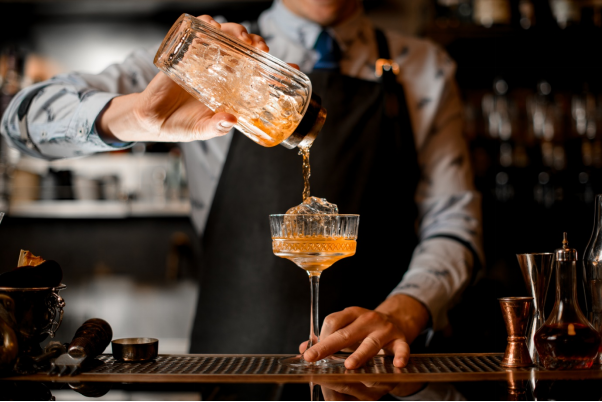 Different Types of Ice to Use in Cocktails | by Damien Green | Medium