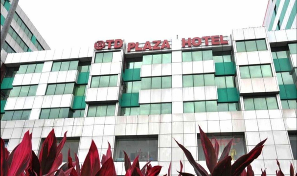 TD Plaza Hotel: Penginapan Mewah Dekat Pantai Tanjung Aru di Kota ...