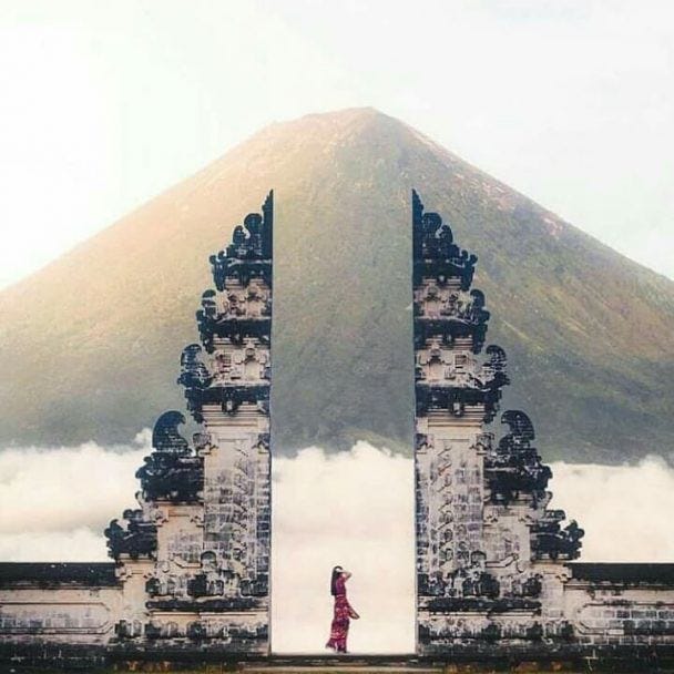 Candi dan Pura di Atas Perbukitan | by Cinoprafu | Medium