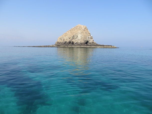 TOP DIVING SITE IN THE UAE. Dibba Rock | by Reef Oasis Dive Club | Medium