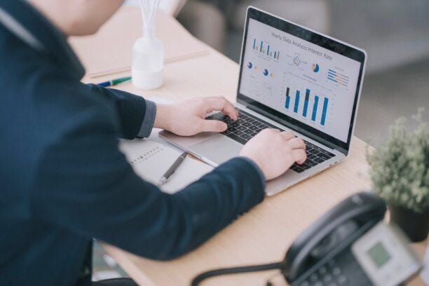 7 Commonly Used Business Software | by Emilyeliza | Medium
