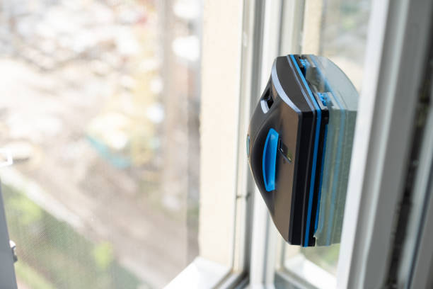 What robot cleans skyscraper windows? | by LINCINCOcleverobot | Apr ...