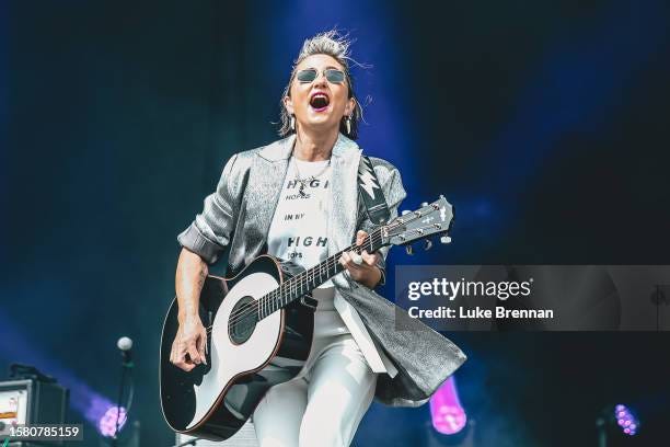 How the Song “Suddenly I See,” by KT Tunstall, Broke My Psyche in Half ...