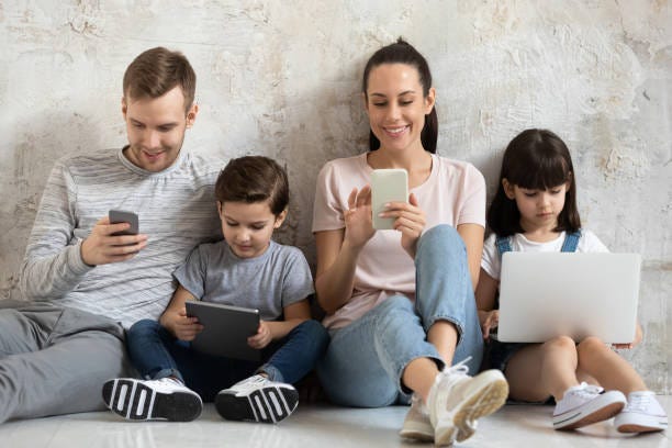 Managing Screen Time: A Balanced Approach for Healthy Family Life | by ...