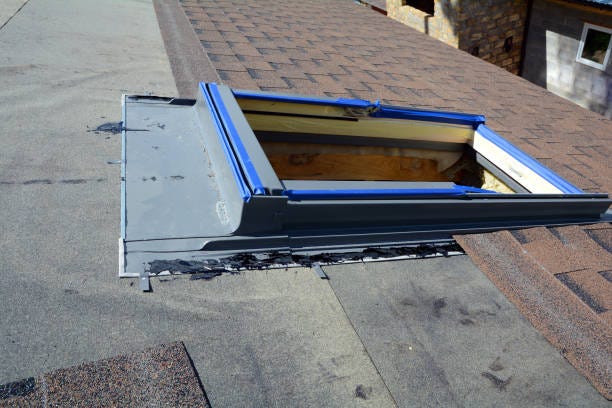 What A Roofing Contractor Does About An Aging Metal Roof | by J&L ...