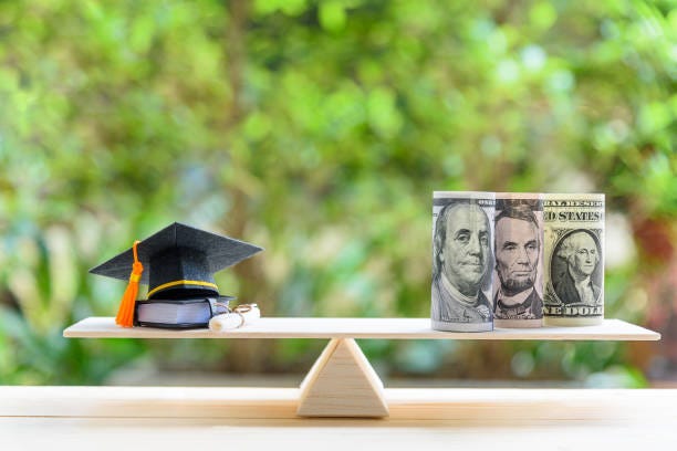How I Graduated College Debt-Free in 2023 | by Lydia Taylor | Medium