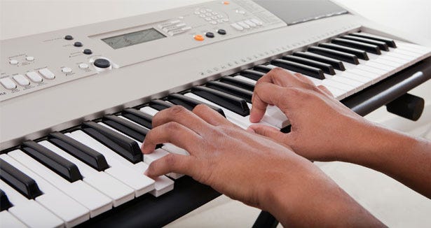 Aprenda a Tocar teclado. Você gostaria de Aprender como tocar… | by ...