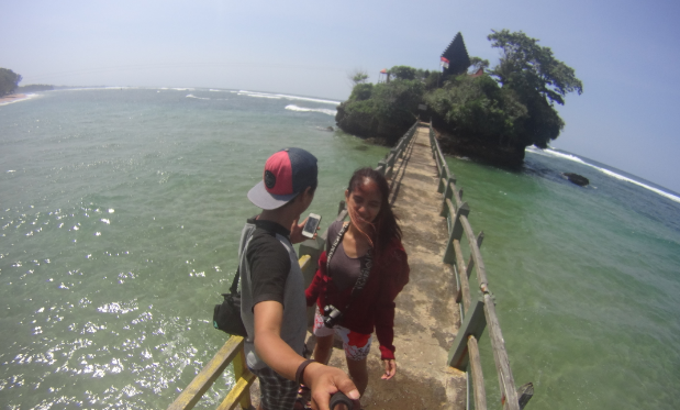 Ini Alasan Pantai Balekambang Disebut Bali ke-2 | by Rendika Iswandi | Medium