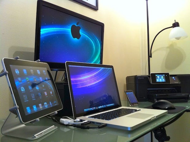 How to Connect Macbook Pro to More Than One Display? | by Mia Martin ...