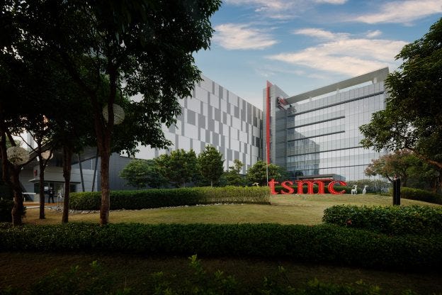 TSMC’s WMCM Moment: When “Phone Packaging” Starts Looking Like HPC ...
