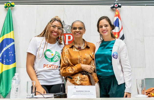 Amanda Costa no encontro com Marina Silva e Marina Helou | by Amanda da Cruz Costa | Medium
