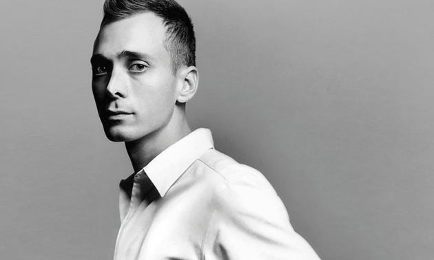 41. Hedi Slimane. Los Angeles / Egyesült Államok | by Amanda Fragoso-Durkó | Medium