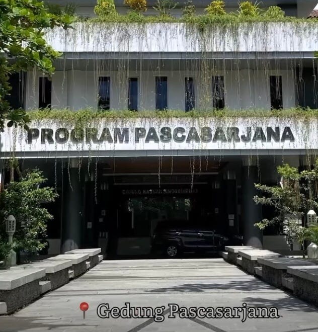 spot foto instagamable di umy, lokasi area gedung pasca sarjana | by ...