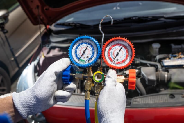 Car Air Conditioning Technician Service North London - Lodge Garage ...