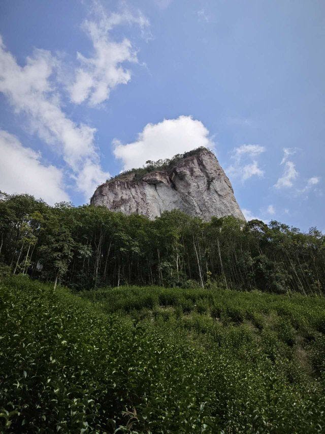 Hiking to Longqiu Ridge and exploring the source of Dalongqiu | by ...