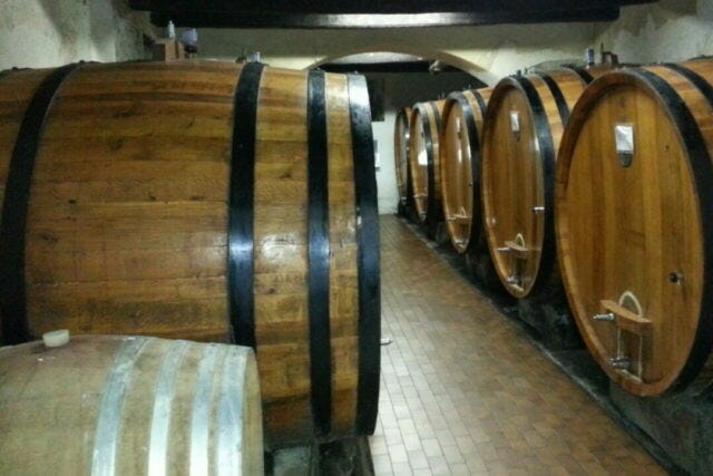 What You Need to Know About Oak-Aging | by Wine Training Camp | Medium