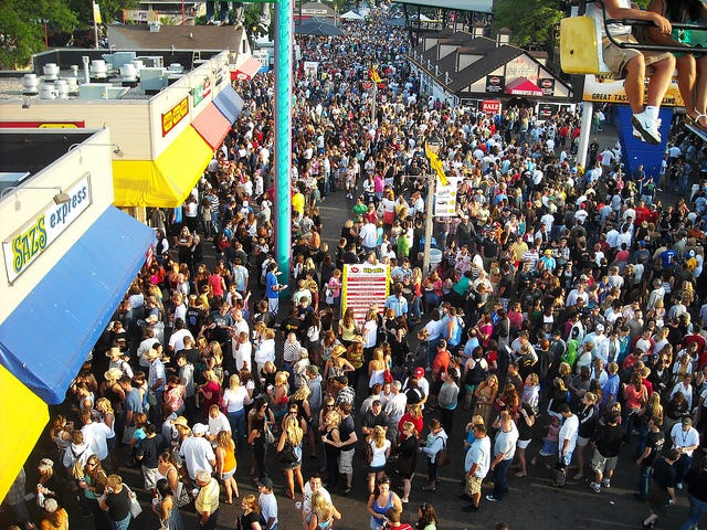 What to Wear for Summerfest 2017: How to Dress for the Music Festival ...