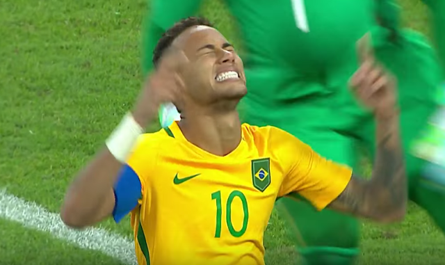 Nonverbal Communication Analysis No. 3662: Weverton Dives, Neymar Kicks ...