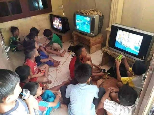 Playing Video Games Back Then and Now | by Kent Simon | Medium