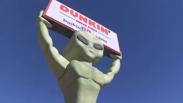 Roswell New Mexico Gets A 22 Foot Tall Alien Statue | by Terry Larch ...