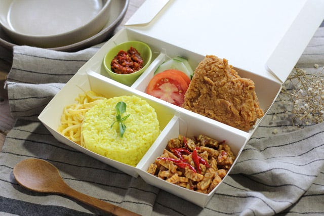 Cerita Nasi Kuning: Ragam Sajian Hingga Resep— Kulinapedia | by Sofwan Hadi | Blog - Catering ...