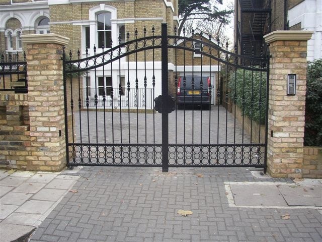 Electric Driveway Gates - Premier Gate - Medium
