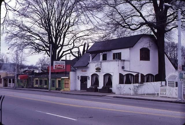 Paulettes in Overton Square. 𝗠𝗮𝗱𝗶𝘀𝗼𝗻 𝗶𝗻 𝗢𝘃𝗲𝗿𝘁𝗼𝗻… | by Mark R. | Nov ...