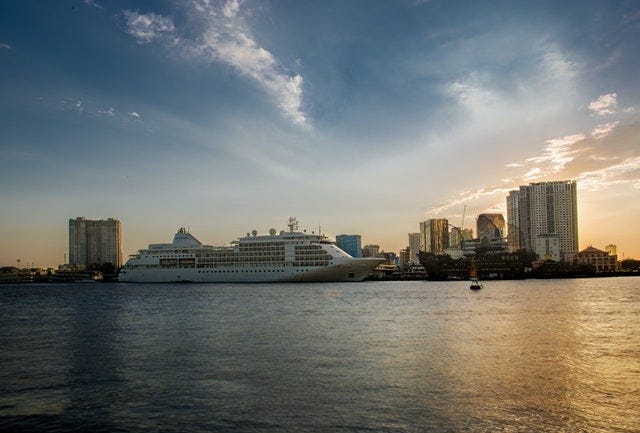 In autumn, 2100, on an island, a young man, Aaron, is in a difficult ...