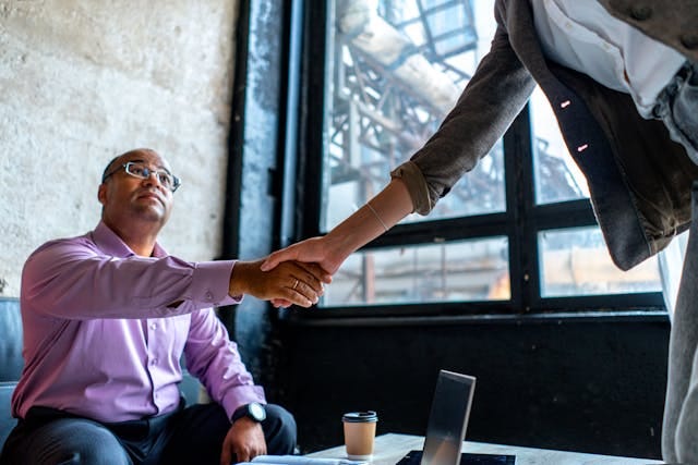 Best Freelance Gigs for Beginners: Launch Your Side Hustle (Without ...