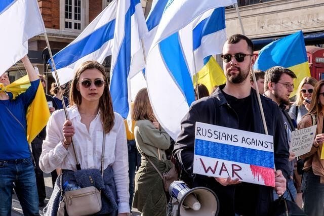 La bandiera della “bella Russia del futuro” | by Diego Remaggi | Medium