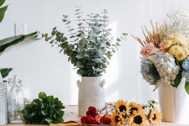 How to Select the Right Flower for Office Bouquets? - mukhtar hussain ...