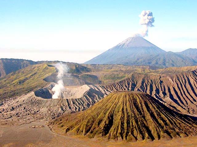 Kawah Gunung Bromo, Obyek Wisata Bromo Tour | by Joko Siswanto | Medium