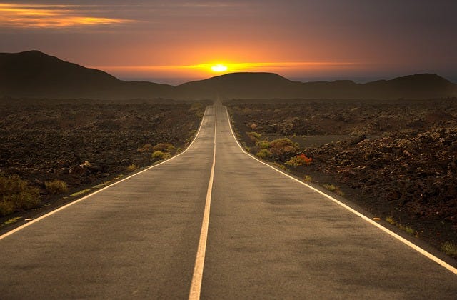How to make best use of traveling time as a professional | by Saurabh Mhatre | CodeClassifiers ...