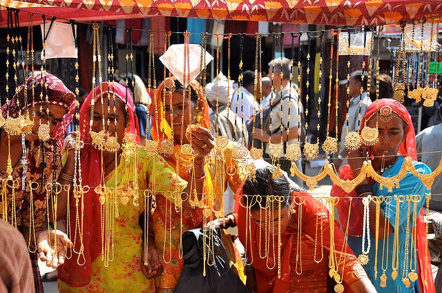 Best Famous Destinations For Incredible Indian Handicrafts | by ...