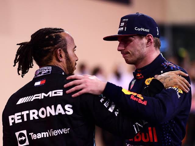 Lewis Hamilton vs Max Verstappen: A Head-to-Head Comparison Between Ages 22 to 26 | by Niran ...