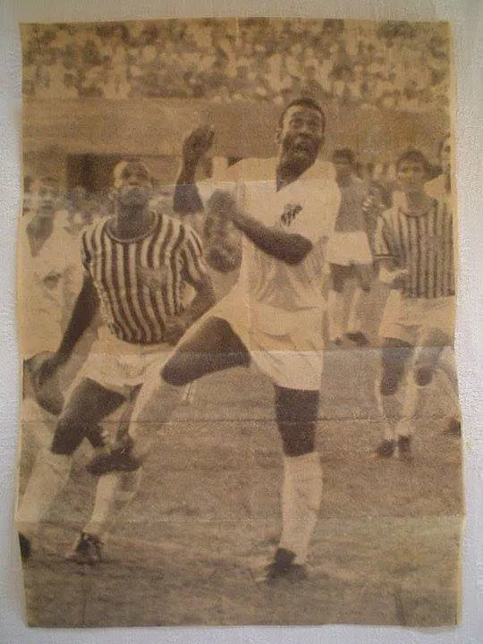 File:Pele no Estádio Dr. Jayme Cintra, em Jundiaí.jpg - Wikimedia Commons