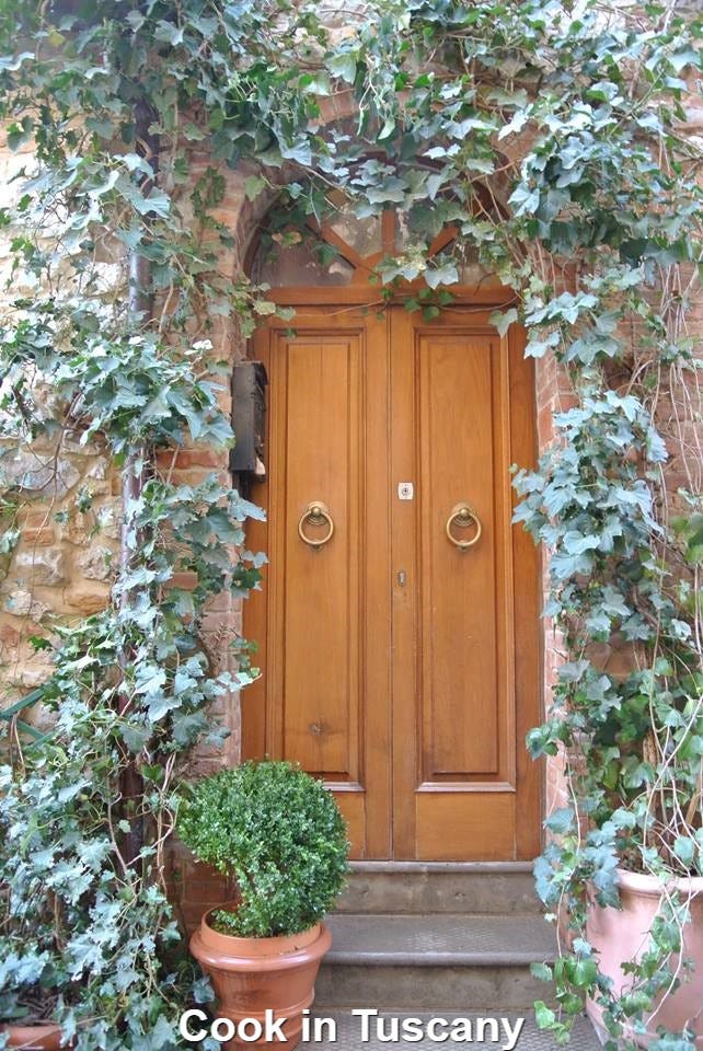 Door of the day. www.cookintuscany.com | by Linda Meyers | Medium